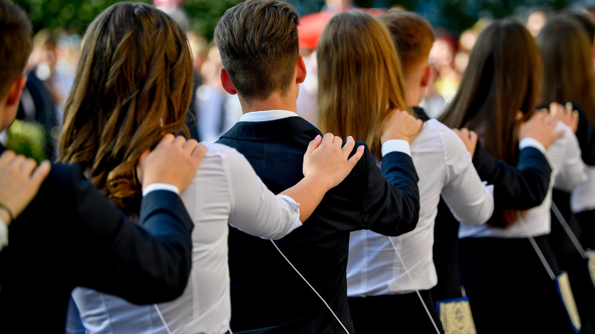 Versajánlatok ballagásra – Magyaróra meg minden